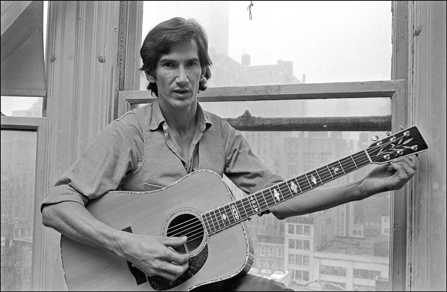 Townes Van Zandt Tunes His Martin Guitar LA MAISON REBELLE Townes Van Zandt Tunes His Martin Guitar LA MAISON REBELLE